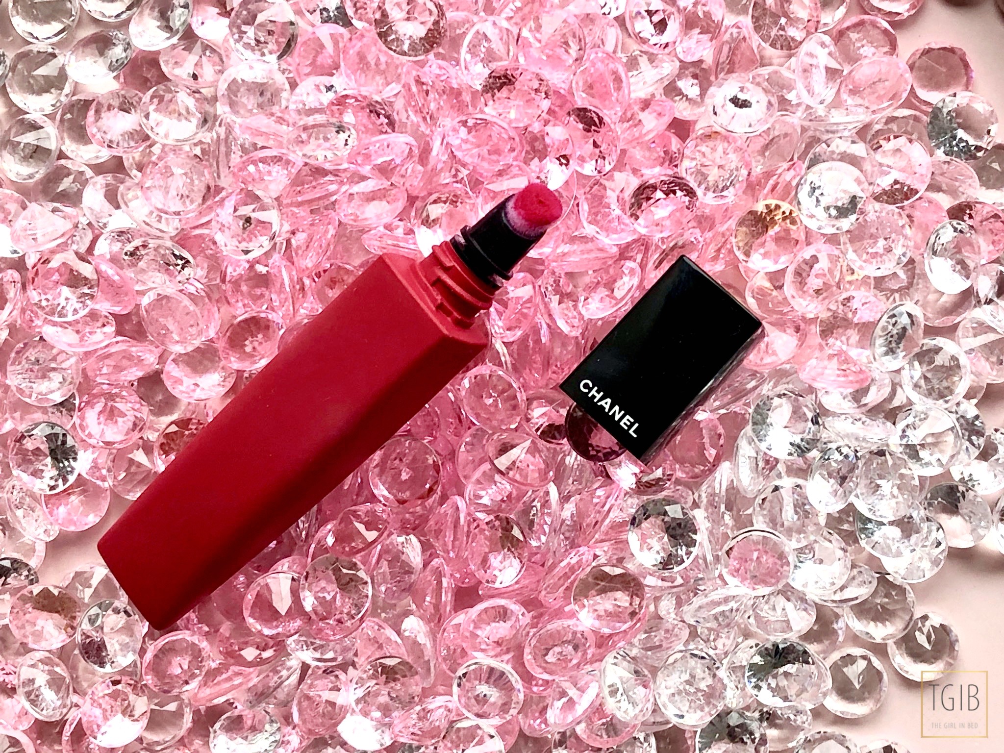 Review Chanel Rouge Allure Liquid Powder - The Girl in Bed